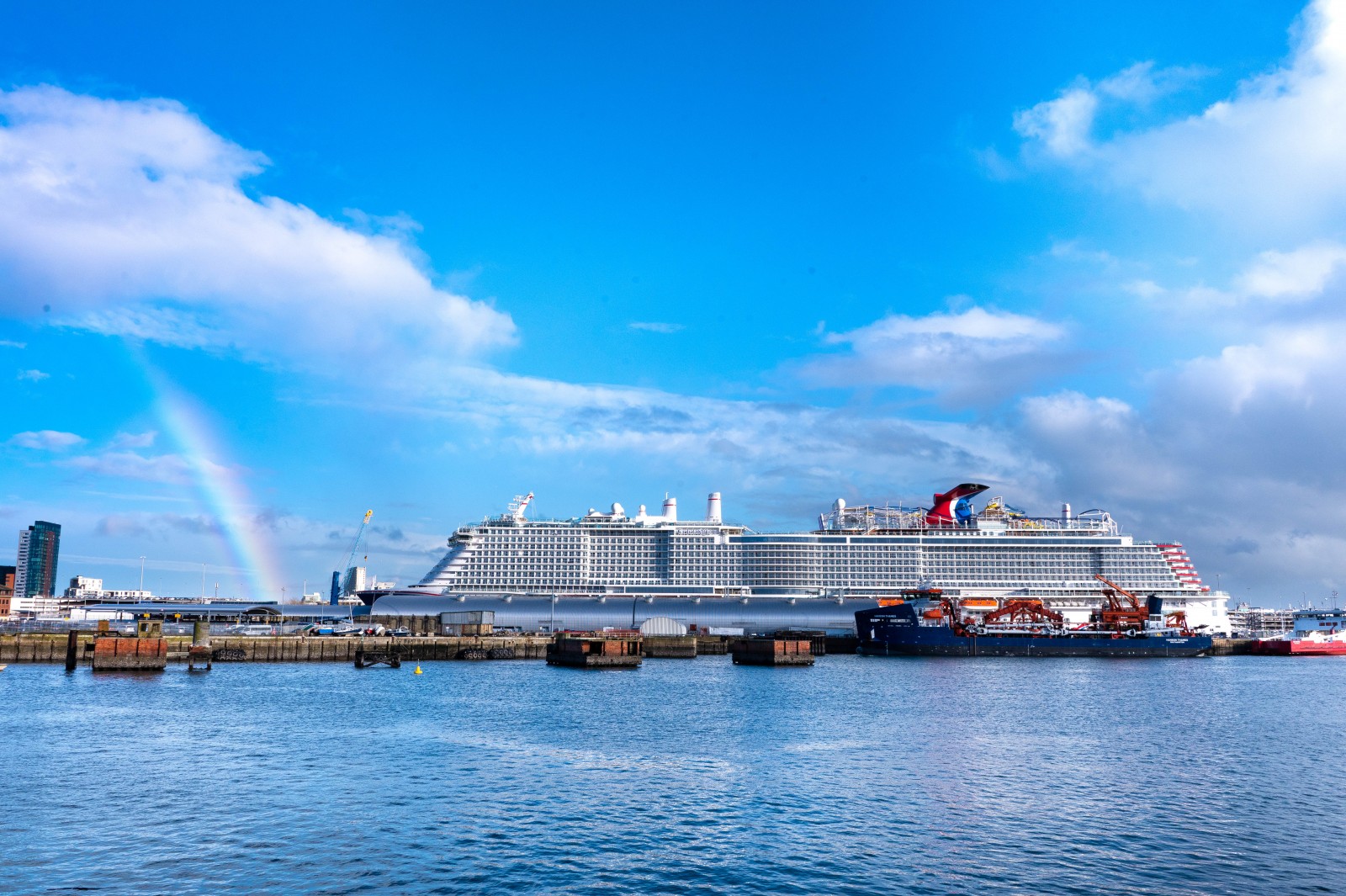 Carnival Celebration at the Port of Southampton - Cruise Britain